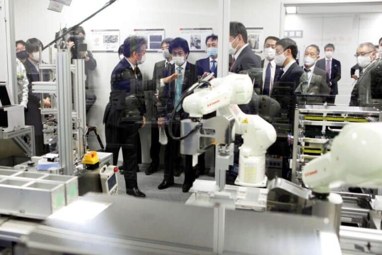 How Have Robots Helped Us During Covid-19? - Augmentus