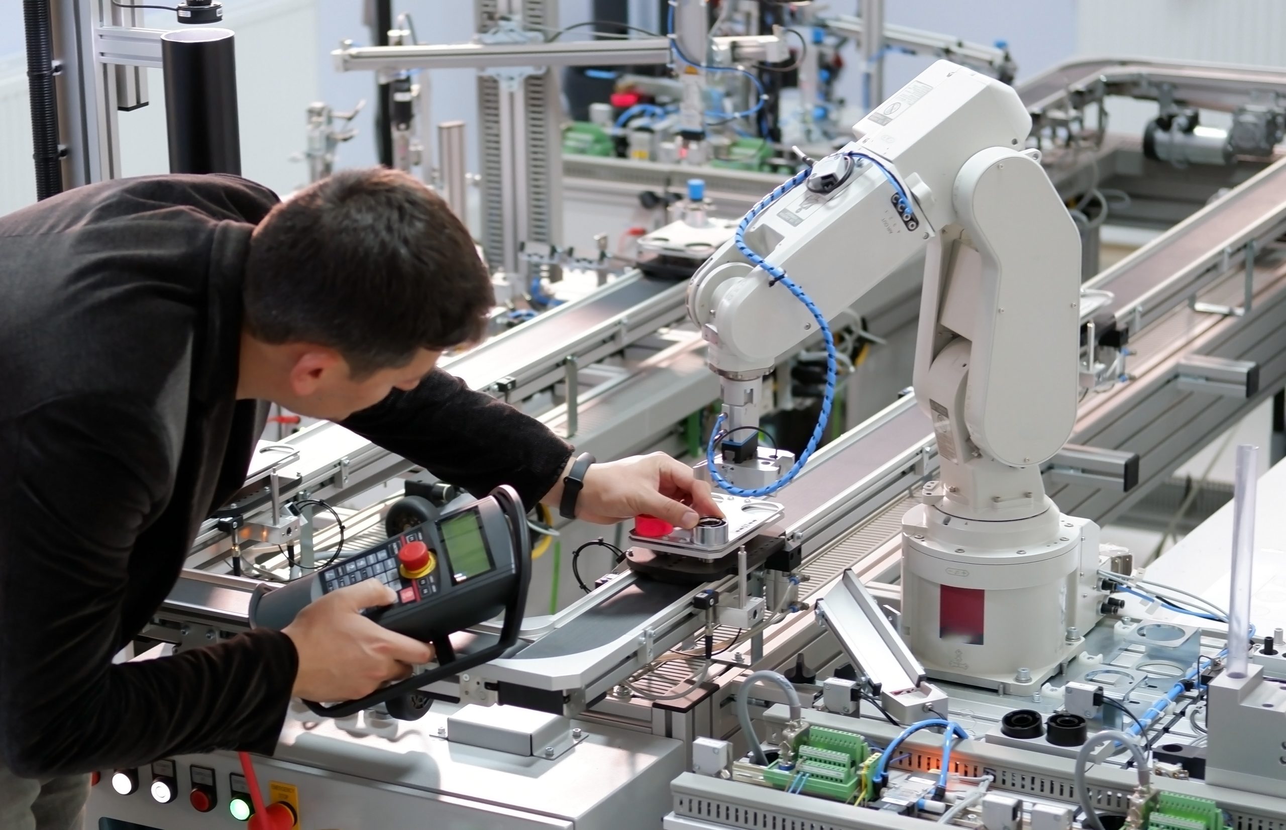 3 Ways to Program Industrial and Collaborative Robots - Augmentus
